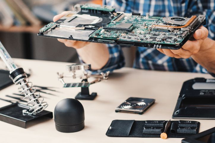 DIY vs. Professional Computer Repair: What You Need to Know - Geeks 2 You